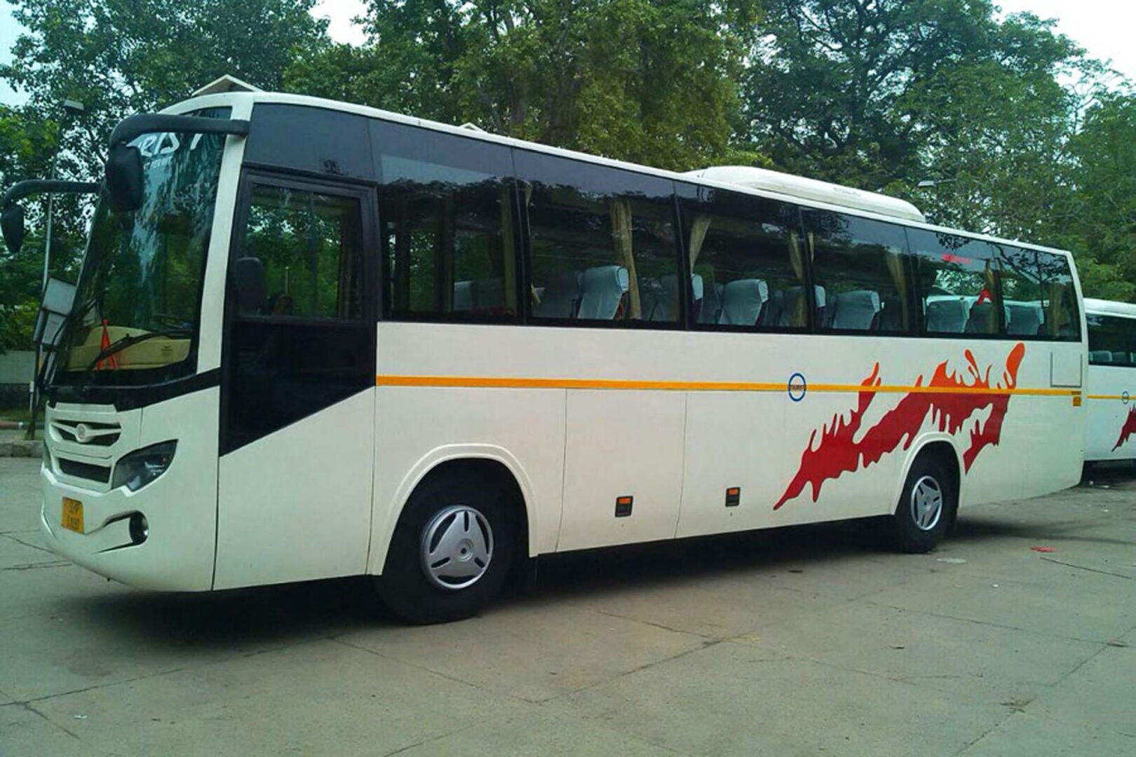 Bus Rental in Goa | 12,20,35, 41,45 Seater Bus Hire in Goa | Minibus ...